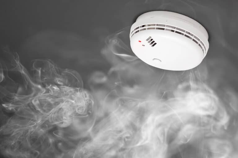 Do Dry Ice Machines Set Off Smoke Alarms? – What You Need To Know! – My ...